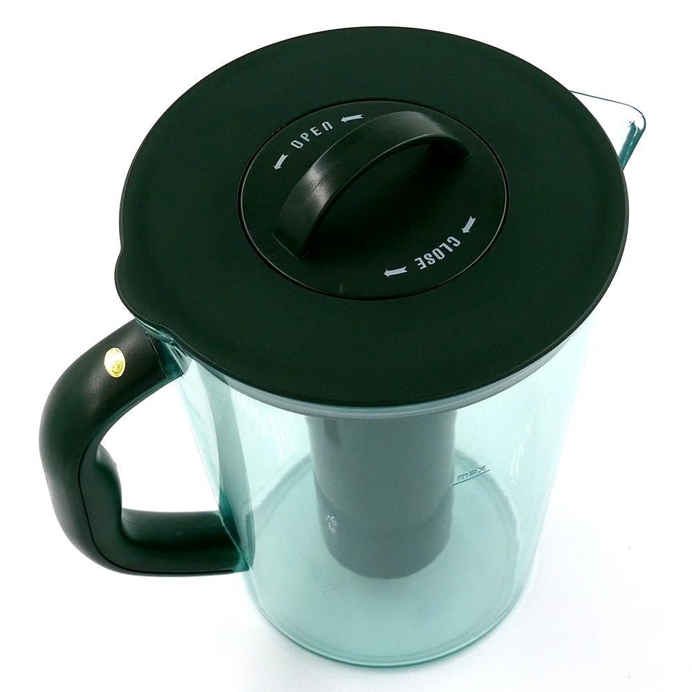 Durable, Shatter-Proof Pitcher with Ice Core